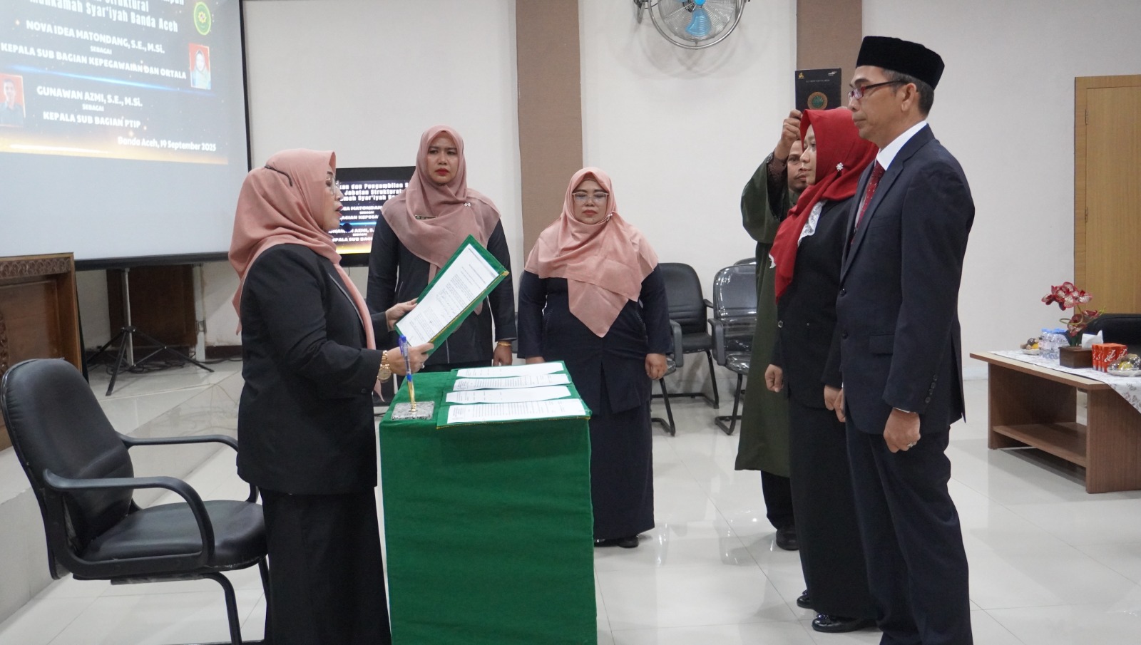 Mahkamah Syar’iyah Banda Aceh melaksanakan pelantikan dan pengambilan sumpah jabatan struktural ...